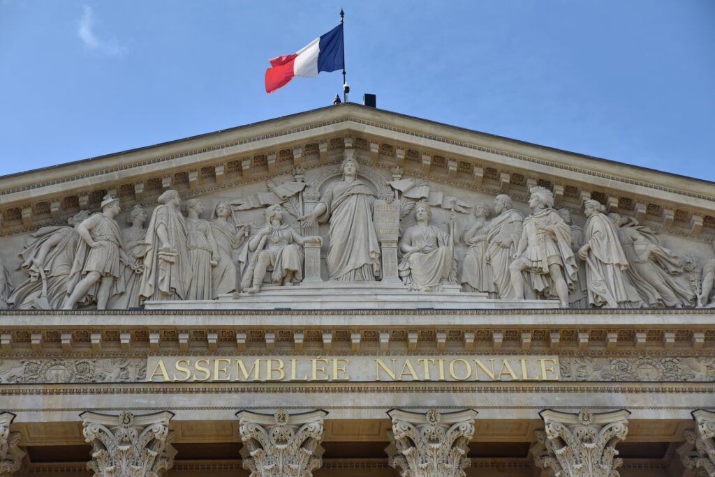 L'Assemblée nationale bouleverse le projet de loi de finances 2025 ...